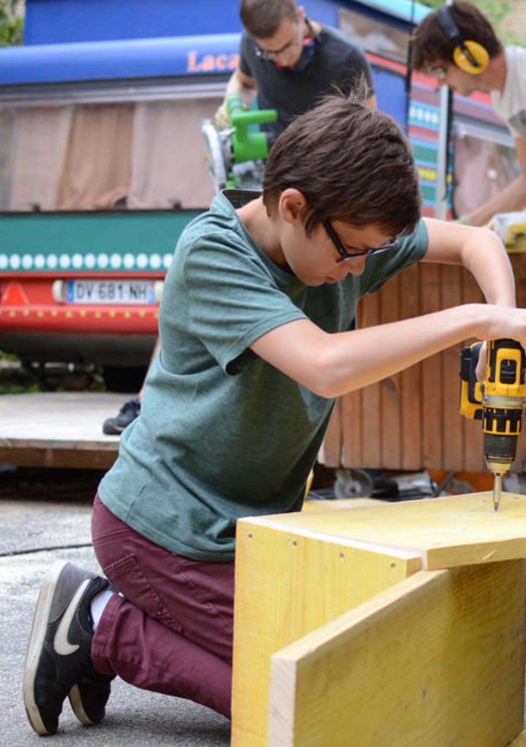 ACTE D'OCCUPATION - Pour une fabrique scénographique de la ville - Tom ...