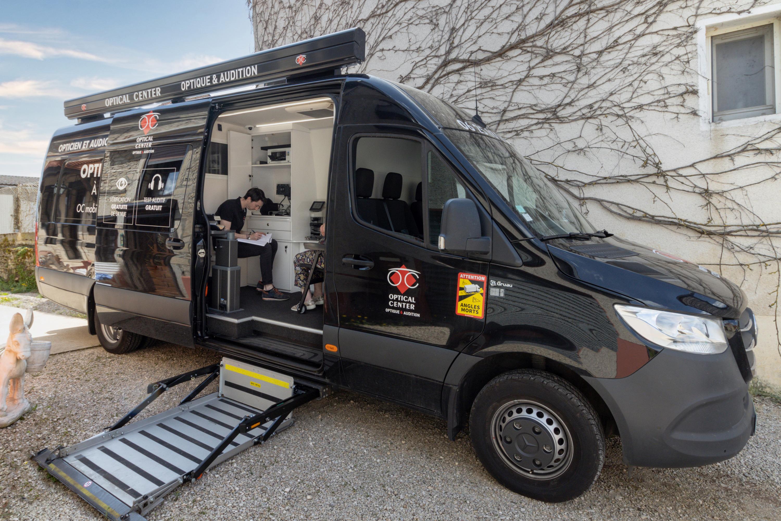 Photos d'exemple camion Optical Center by Myphotoagency - Issuu