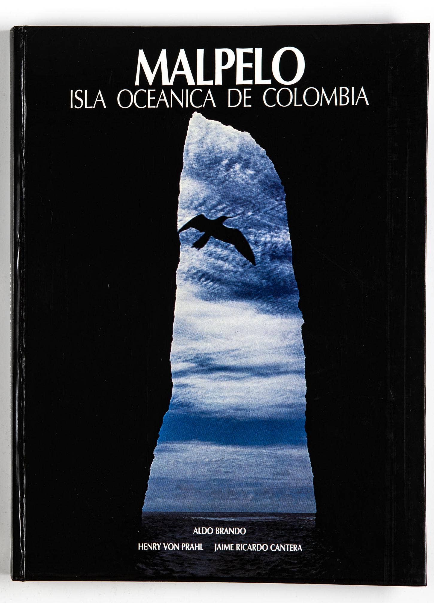 Malpelo Isla Oceánica de Colombia by Planeta Azul - Issuu